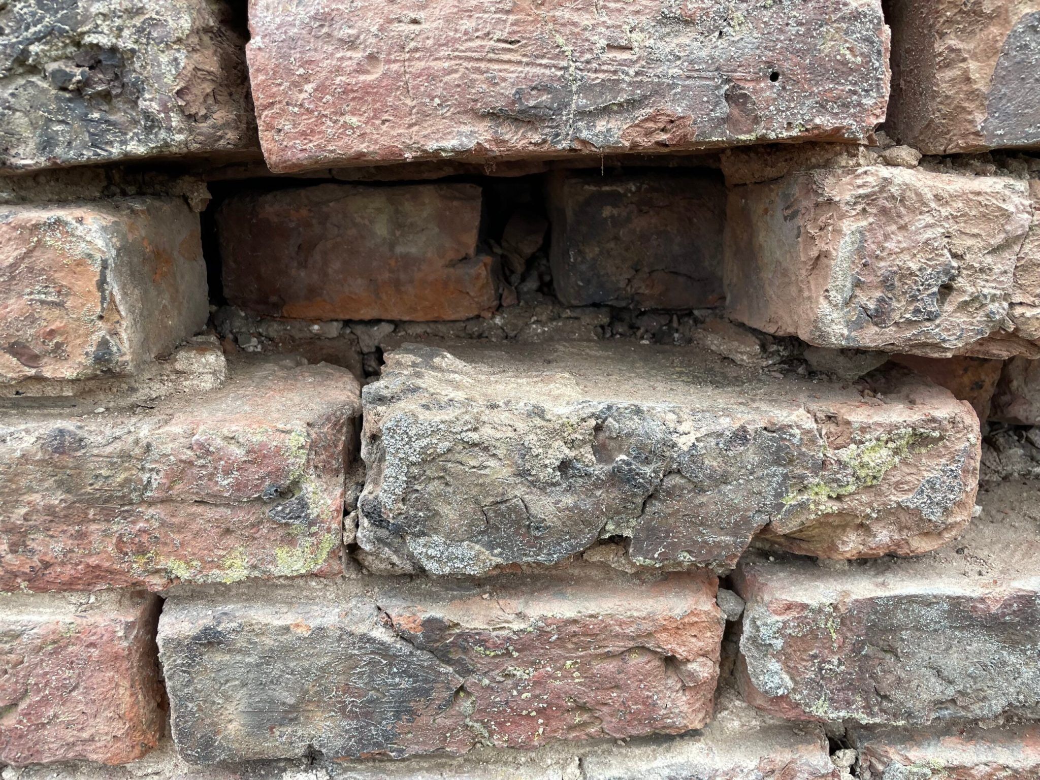 Restoring Brickwork on Traditional Buildings - Have A Go : DIY Training ...